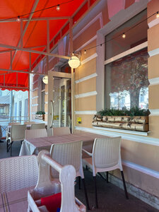 Skazka (Lenina Avenue No:31), kafe  Kronstadt'tan