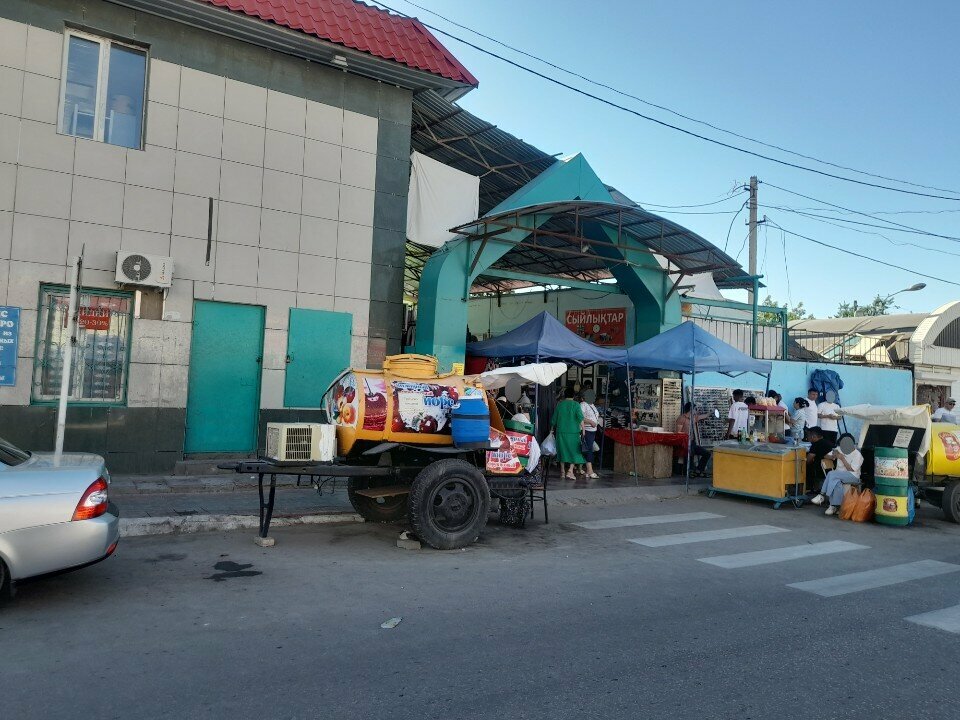 Giyim mağazası Boutique of National Costumes, Kızılorda, foto