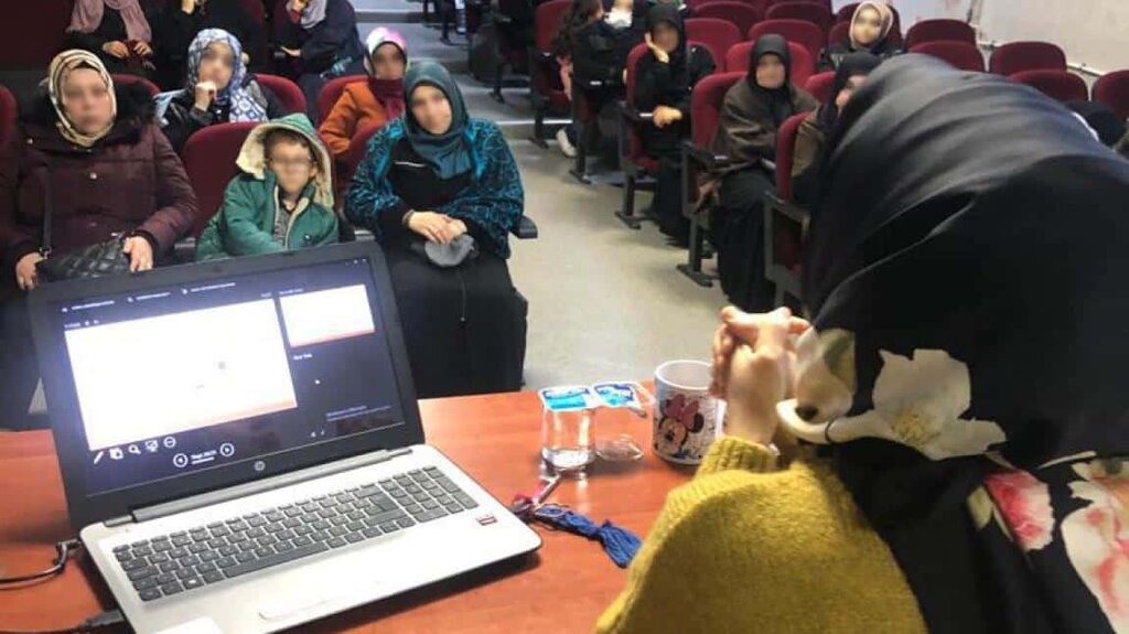 Ortaokul Necip Fazıl Kısakürek İmam Hatip Ortaokulu, İstanbul, foto