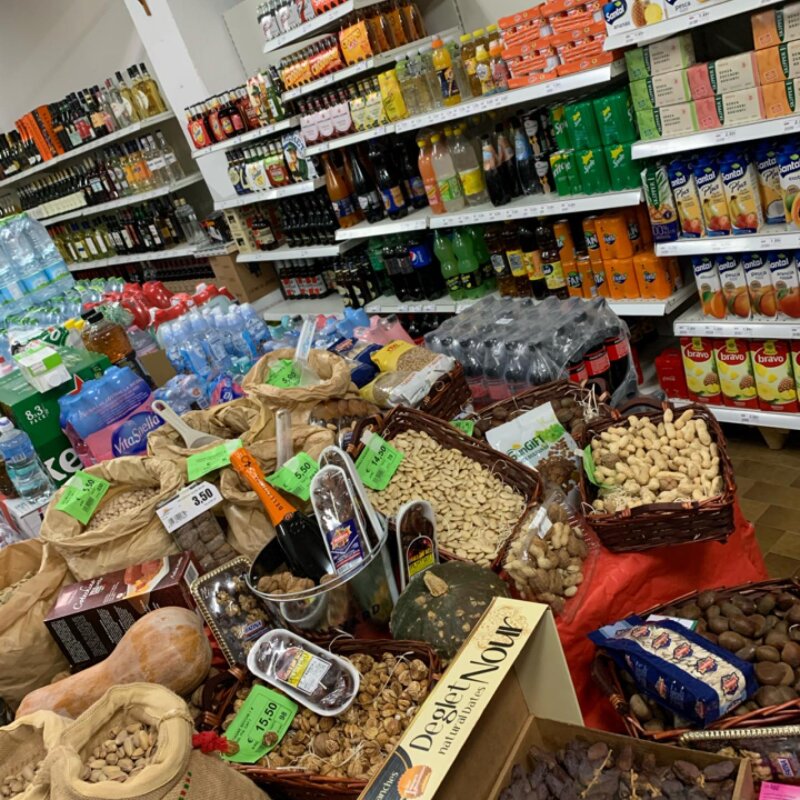 Alışveriş merkezleri Golfo Market, Sardunya, foto