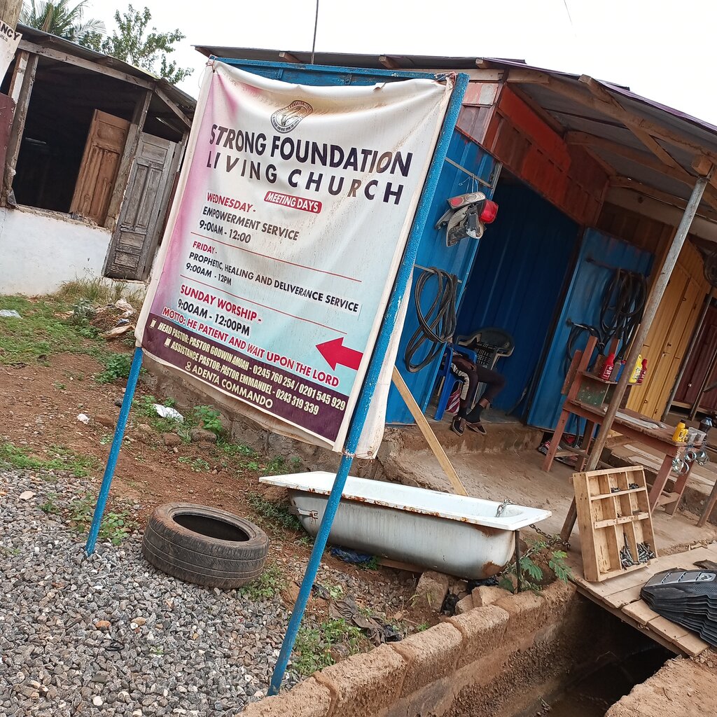 Dini dernekler Strong Foundation living church, Dünya, foto