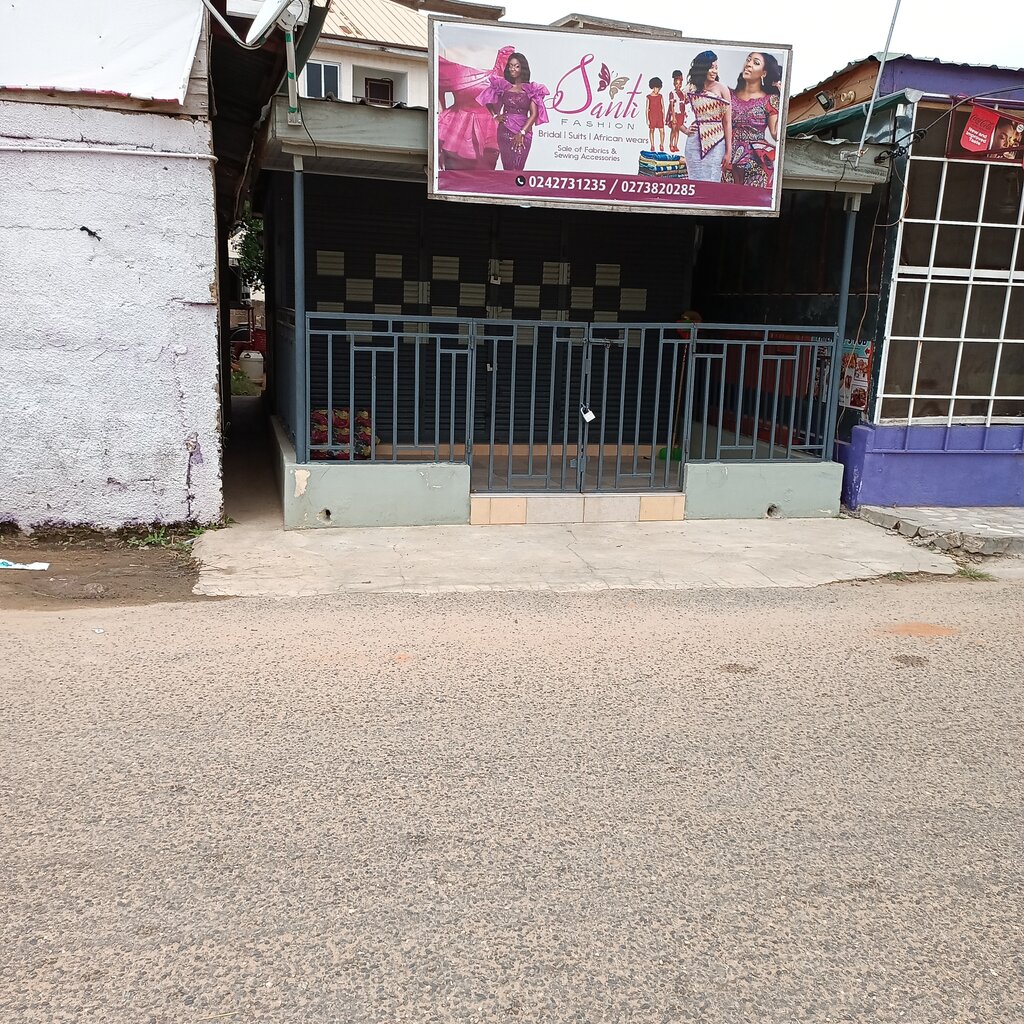 Giyim mağazası Santi, Dünya, foto