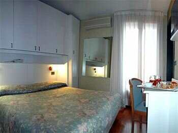 Otel Hotel Grotta Azzurra, Umbria, foto