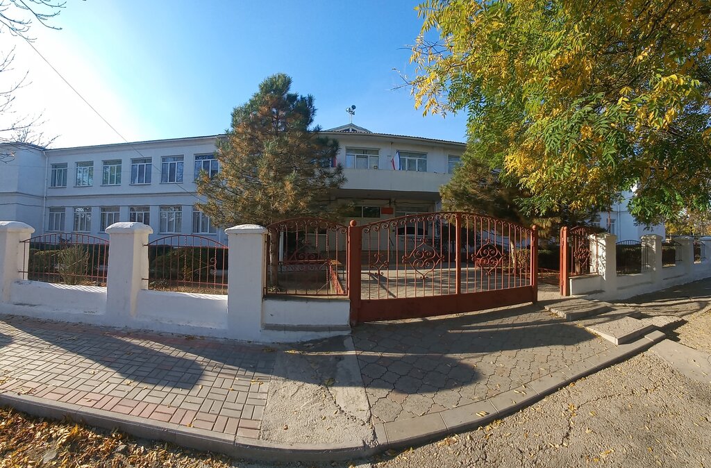 Lise Mbou Sovetskoye SSh № 2 Sovetsokgo rayona Rk, Kırım Cumhuriyeti, foto