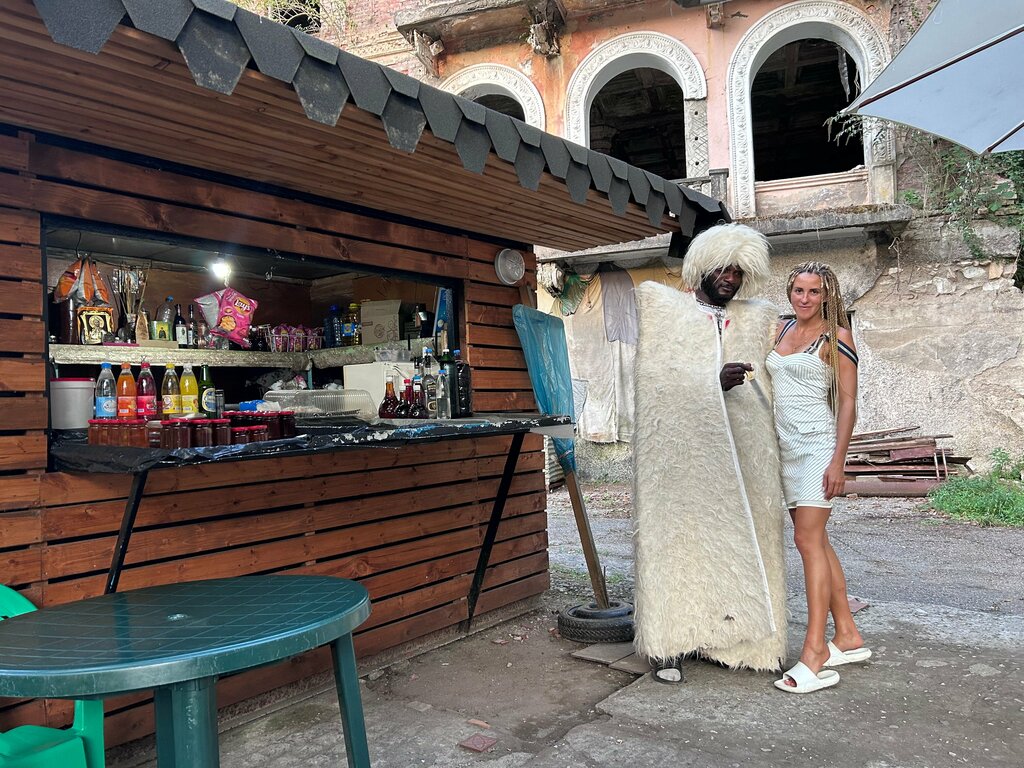 Kafe У Марины, Tquarchal Bölgesi, foto