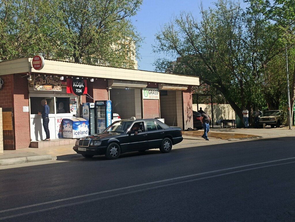 Su satışı Köşk, Bakü, foto