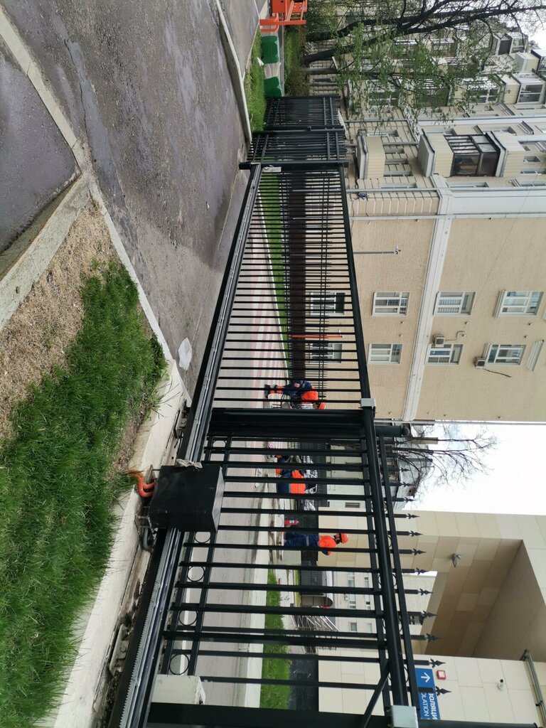 Geçiş noktaları, güvenlik kontrol alanı НИИ скорой помощи имени Н. В. Склифосовского, КПП № 10 Служебный, Moskova, foto