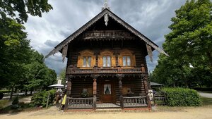 Русский историко-культурный центр Александровка (Russische Kolonie No:1, Potsdam), müzeler ve sanat galerileri  Potsdam'dan