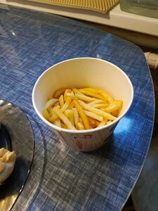 Chicken Land (Pashi Savelyevoy Street No:44, Tver), fast food  Tver'den