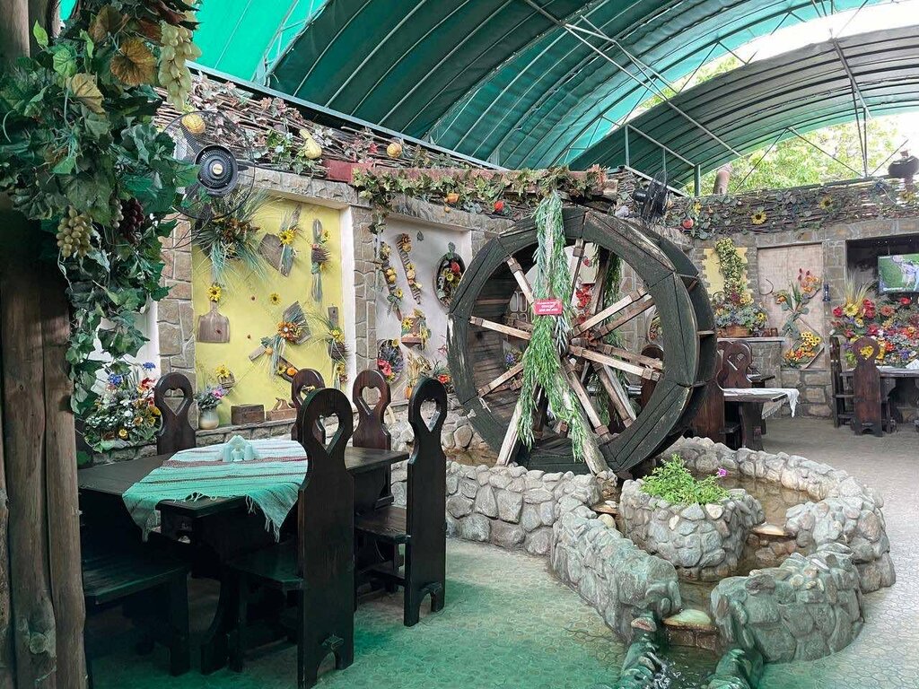Kafe Charochka u Kumy, Feodosya (Kefe), foto
