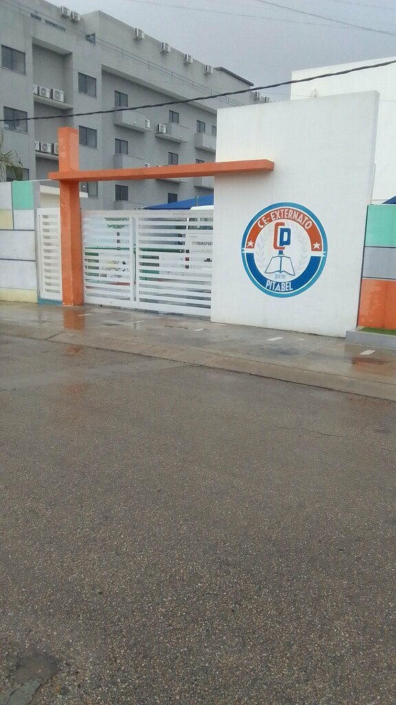 Ortaokul Colegio Pitabel, Loanda, foto