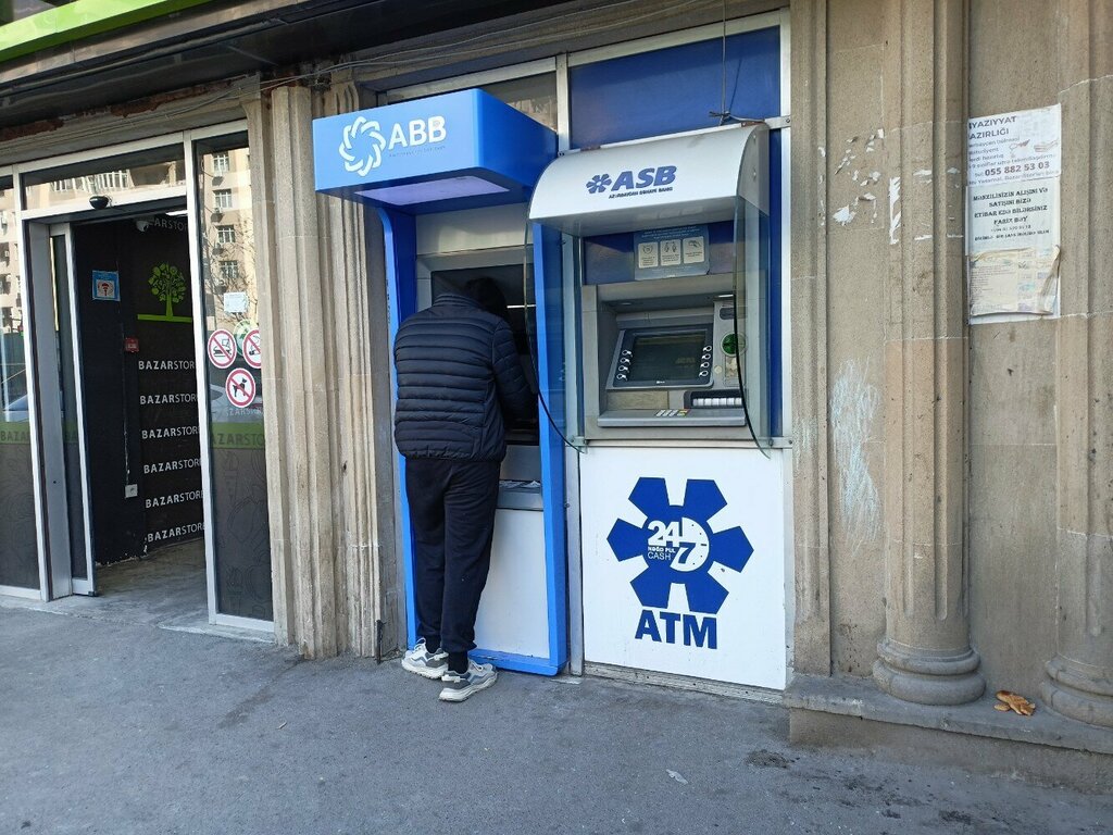 ATM'ler ABB, Bakü, foto