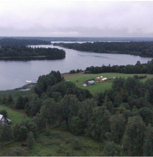 Resort oteller, tesisler Дом на поле у реки, Vologodskaya oblastı, foto