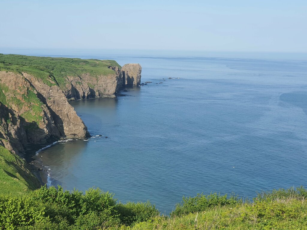 Dağ zirvesi Мыс Маячный, Primoriye, foto