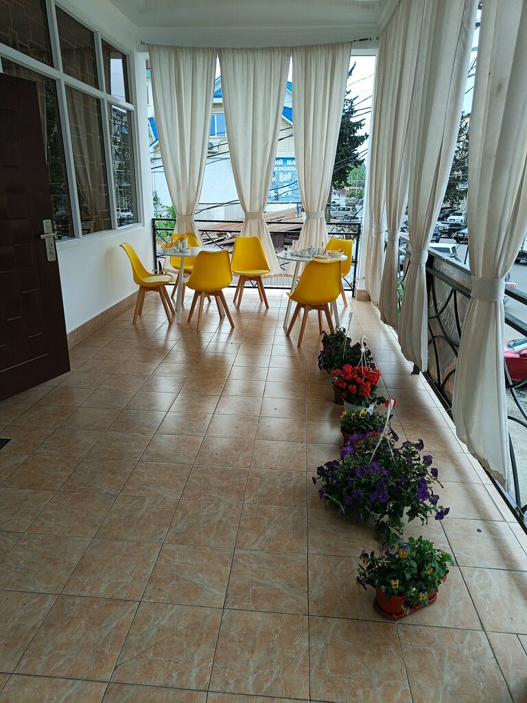 Kantin, yemekhane Как у мамы, Suhum, foto