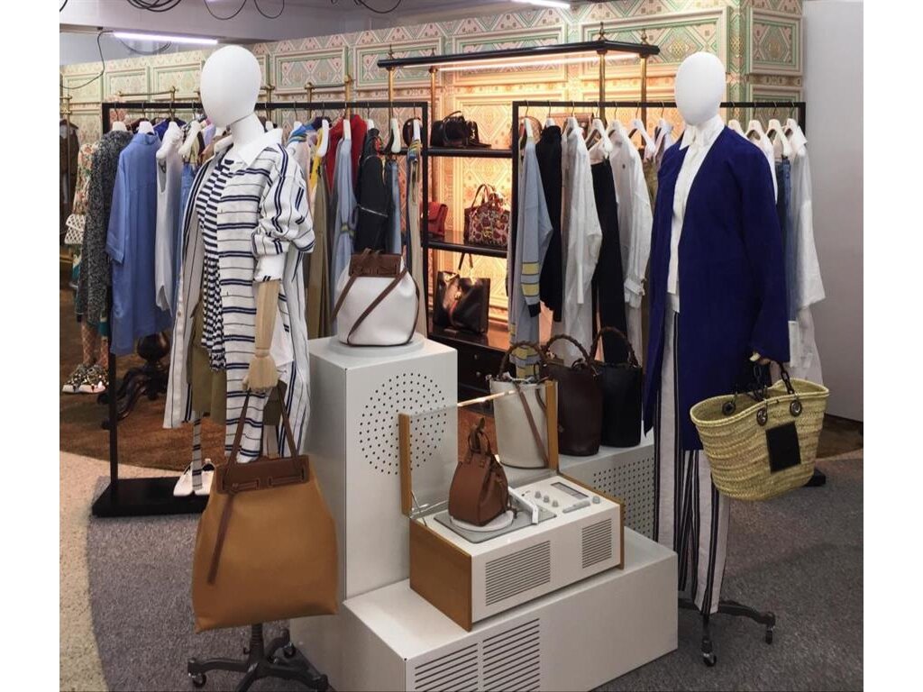 Giyim mağazası Loewe Dover Street Market, Londra, foto