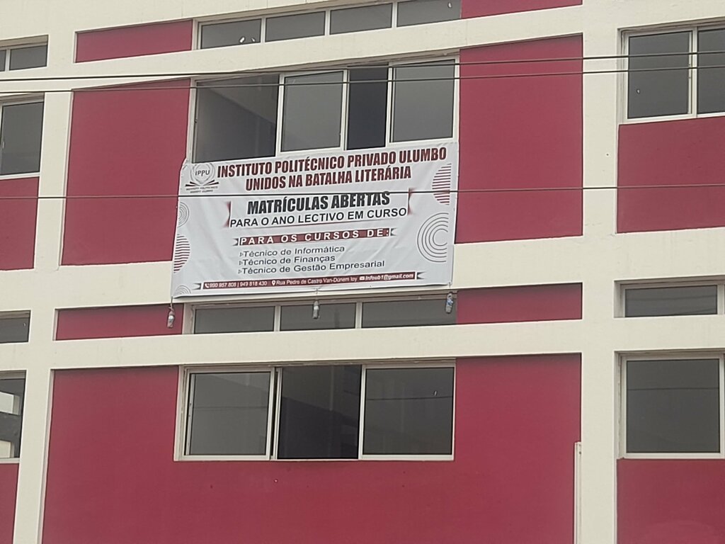 Yüksekokul Colégio Ulumbo, Loanda, foto