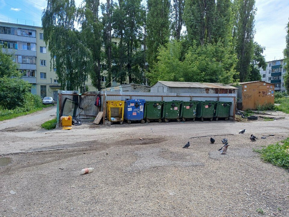 Ayrı çöp toplama noktası Пункт приема бумаги, пластика, Lipetsk, foto