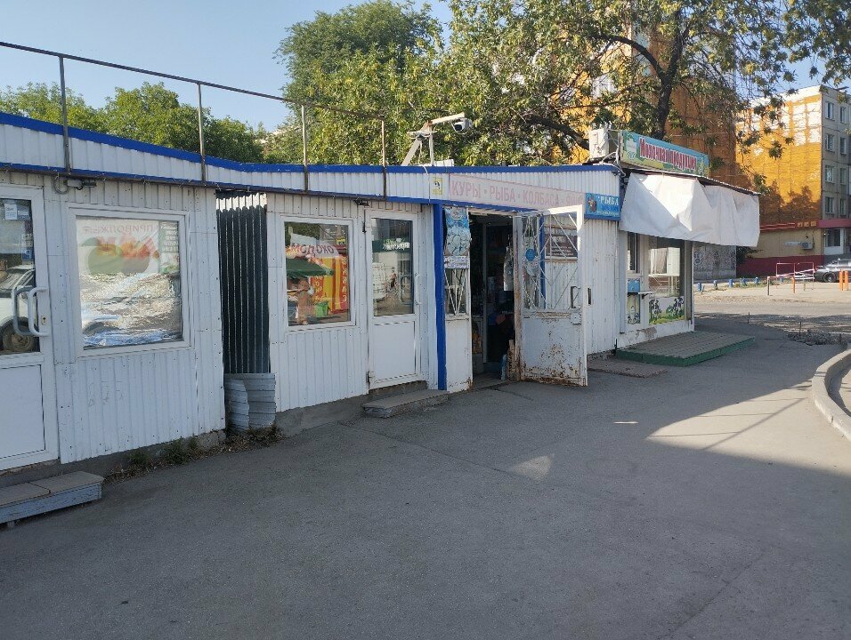 Kanatlı hayvan ürünleri ve yumurta Куры и колбасы, Samara, foto