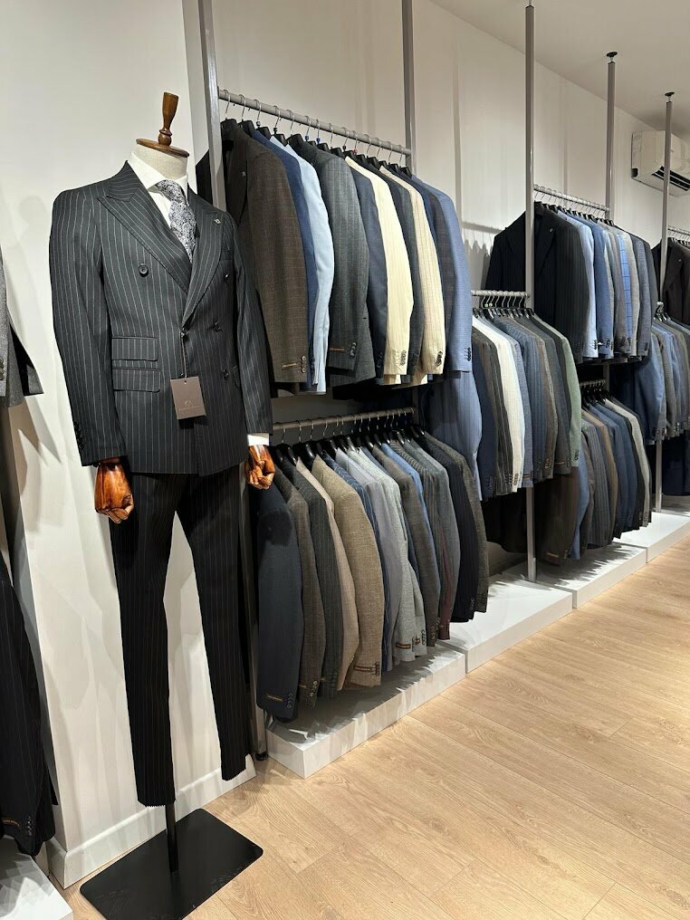 Giyim mağazası Kadir Büyükkaya Outlet Erkek Giyim Takım Elbise, İstanbul, foto
