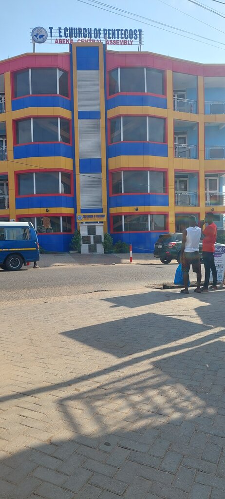 Protestan kilisesi The Church Of Pentecost Abeka Central Auditorium, Akra, foto