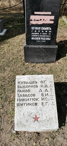 Братское захоронение Советских воинов № 15 (Leningrad Region, Vyborgskiy District, Roshchinskoye gorodskoye poseleniye, posyolok Tsvelodubovo), anıt, heykel  Saint‑Petersburg ve Leningradskaya oblastından