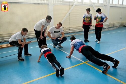 Çok amaçlı spor tesisleri Физкультурно-оздоровительный комплекс Планета спорта, Maloyaroslavets, foto