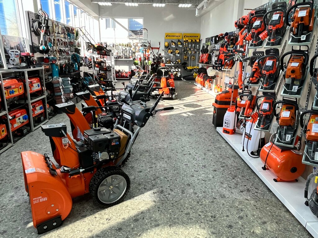 Elektrik ve benzinle çalışan aletler Benzotechnika, Habarovsk, foto