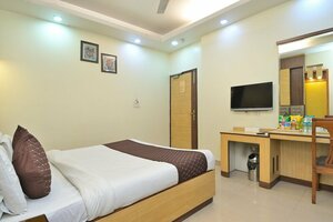 The Aster New delhi (Blue Line, Karol Bagh), otel  Delhi'den