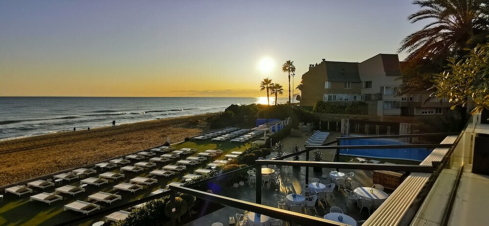 Otel Hotel Tropical Gava Mar, Casteldefels, foto
