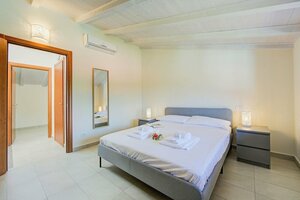Cottage del Lago (Lombardy, Provincia di Varese, Via Reno, 33), otel  Lombardiya'dan