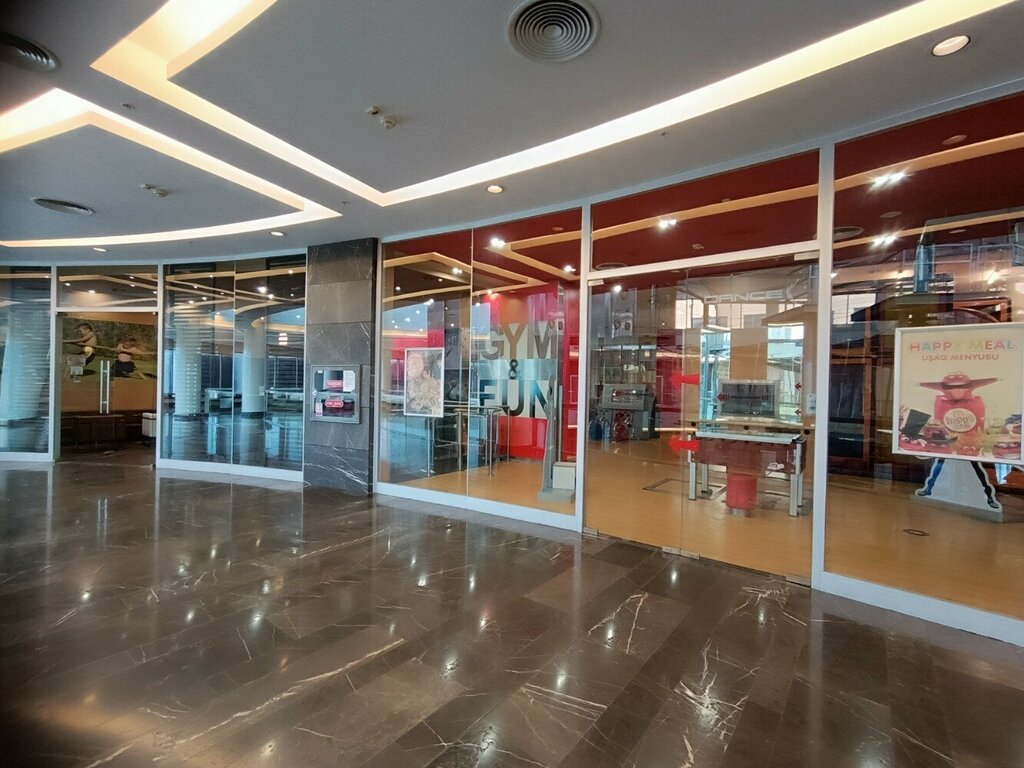 Spor ve jimnastik salonları McDonald’s Gym&Fan, Bakü, foto