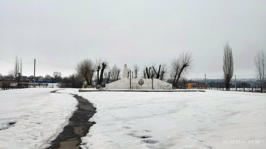 Anıt, heykel Павшим в Великую Отечественную войну, Volgogradskaya oblastı, foto