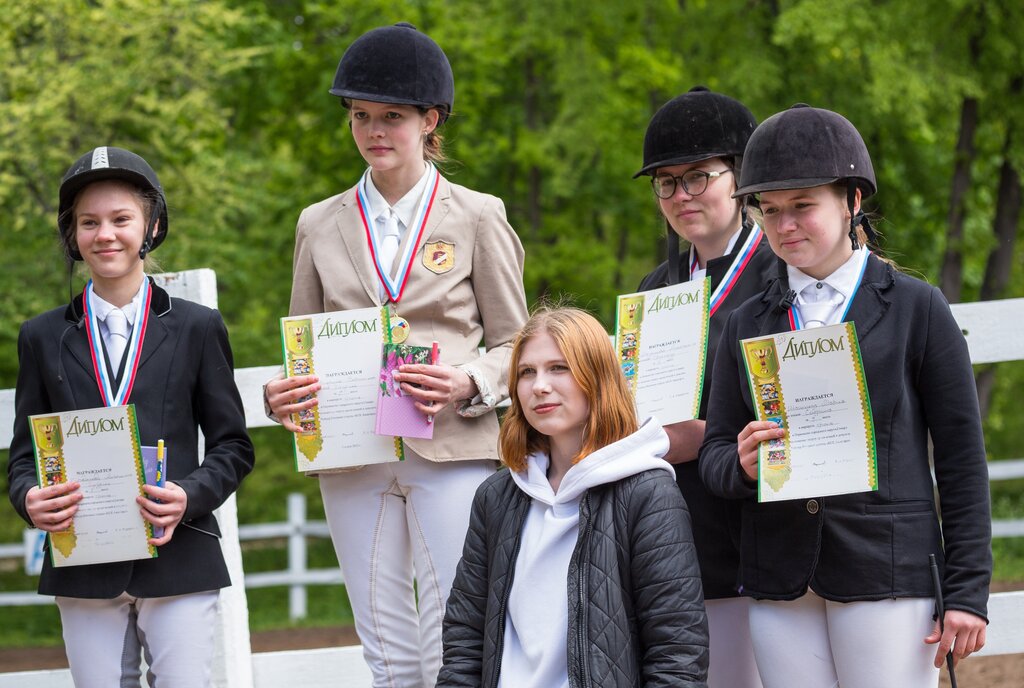 At ve binicilik kulüpleri Авангард, Samara, foto