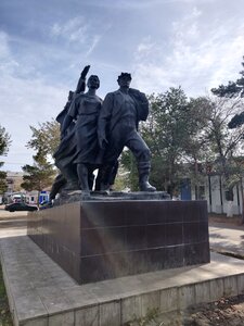 Communist Labor Enthusiasts (Qostanaı oblysy, Rudny, 8-shi shaǵyn aýdan), anıt, heykel  Rudny'den