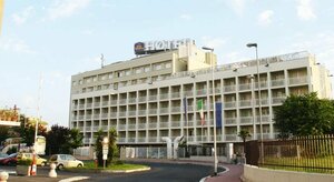 Roma Tor Vergata (Via Vico Viganò, 24, 00133 Roma RM, Italia), otel  Roma'dan
