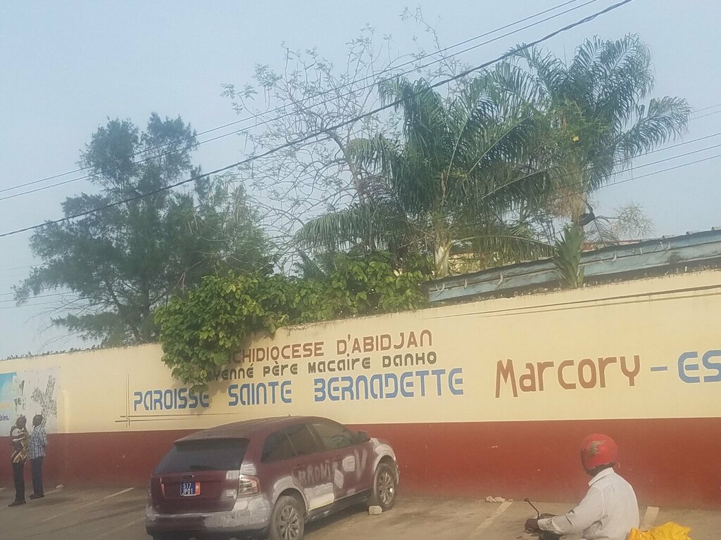 Katolik kiliseleri Saint Bernadette Parish, Abican, foto