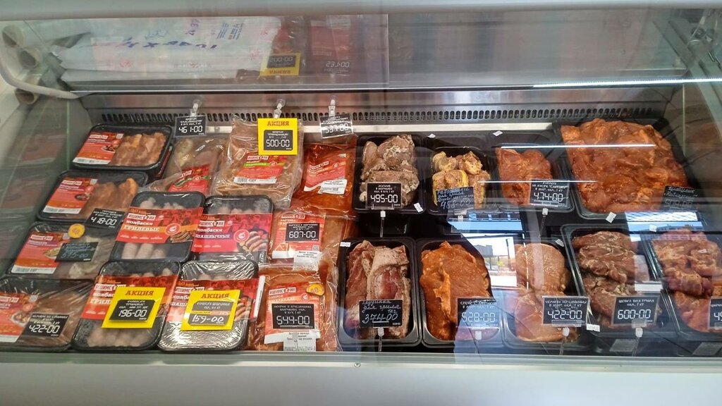 Kasap, şarküteri Ishimskiy, Tümen (Tiumenskaya) oblastı, foto