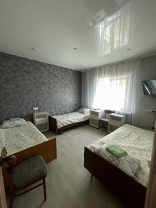 Надежда (ulitsa Shukshina No:4, Kirensk), otel  Kirensk'ten