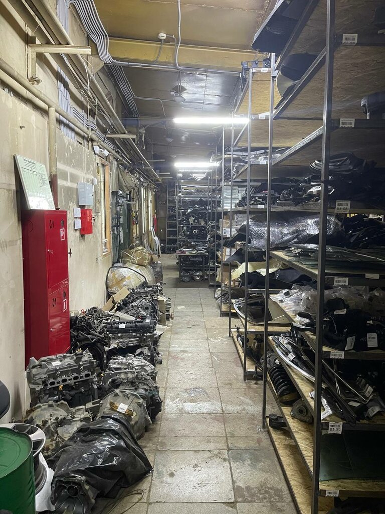 Otomobil yedek parçaları Pochini Auto, Moskova, foto