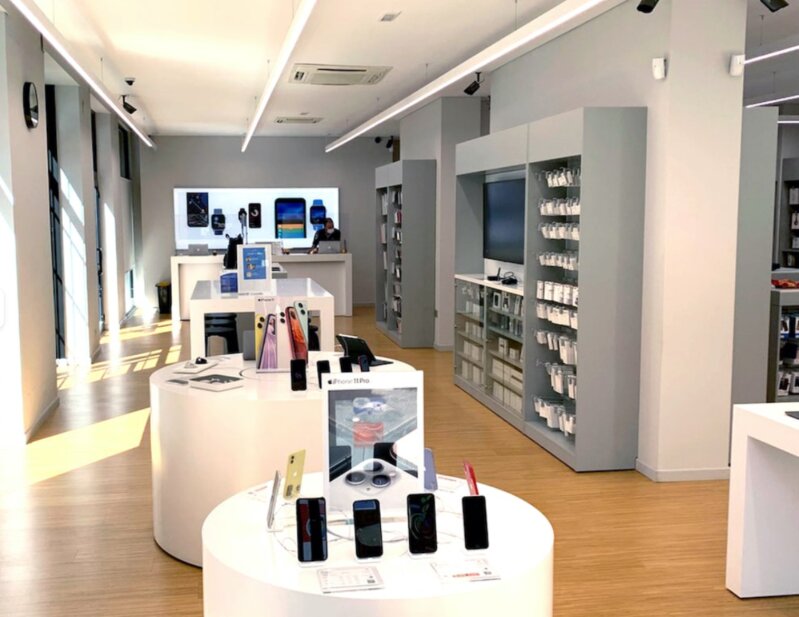 Telekomünikasyon ekipmanları C&c Genova - Apple Premium Reseller, Cenova, foto