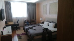 Paradise Resort Hotel (ulitsa Svyashchennomuchenika Ilariona Troitskogo No:1), otel  Sakhalinsk'ten