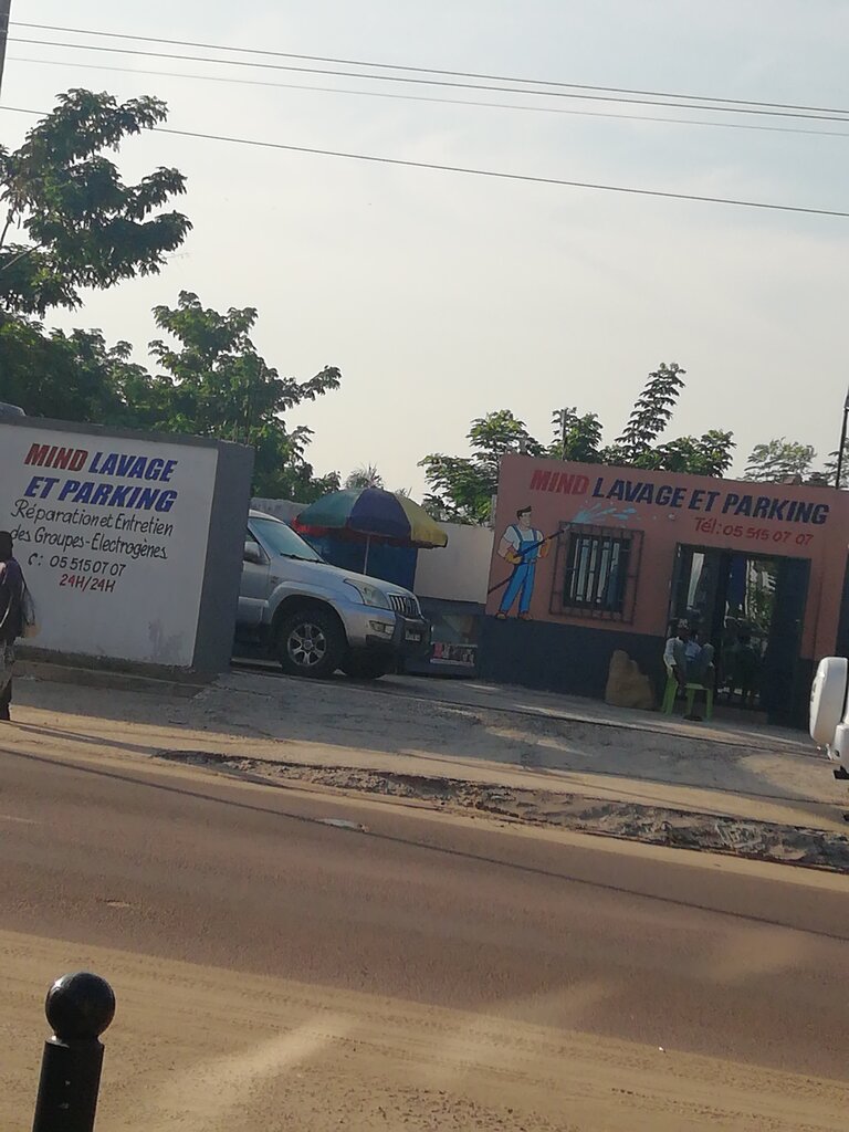 Oto yıkama Mind Lavage Et Parking, Brazzaville, foto