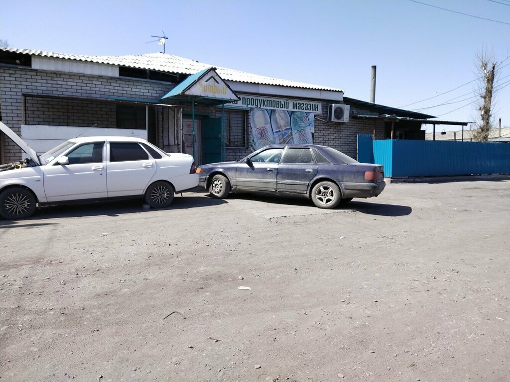 Market Khitryy, Semey, foto