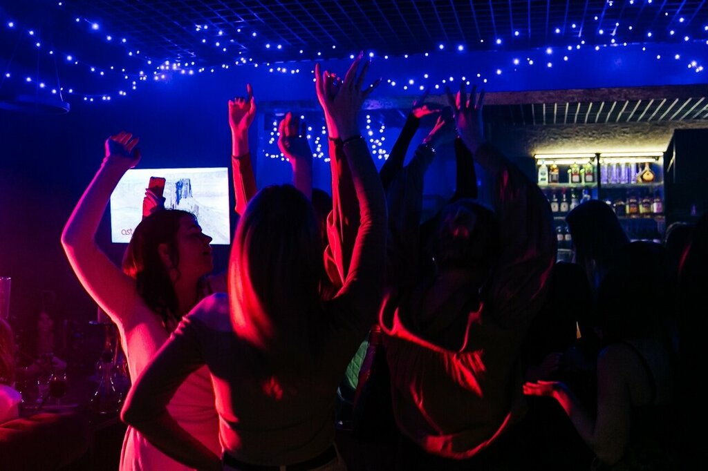 Nargile kafeler Rich karaoke-bar, Yaroslavl, foto