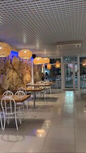 Uminaki (Sovetskaya ulitsa No:83А, rabochiy posyolok Novaya Lyada), suşi restoranı  Tambovskaya oblastından