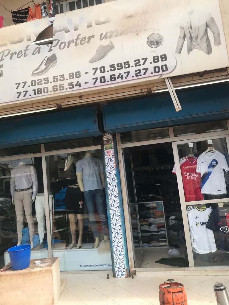 Giyim mağazası Diplomatic Shop, Dakar, foto