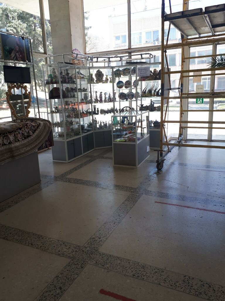Hediyelik eşya mağazaları Подарки и сувениры, Pyatigorsk, foto