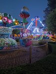 Amusement park (Revoliutsionnaia Street No:13Б), lunapark  Gelencik'ten