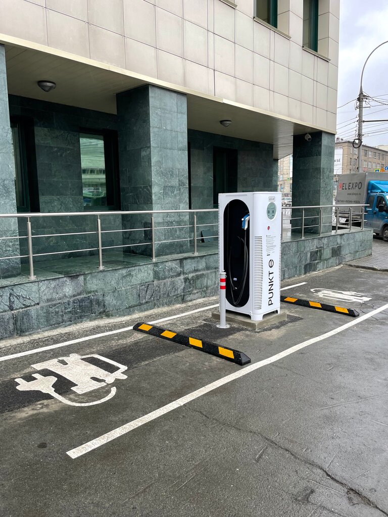 Elektrikli oto şarj istasyonları Punkt E, Novosibirsk, foto